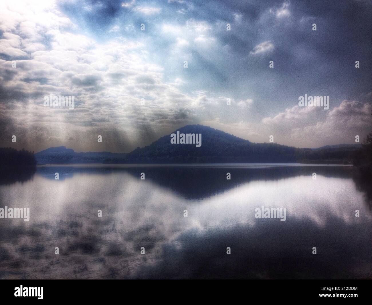 Sunbeams of the sun hi-res stock photography and images - Alamy