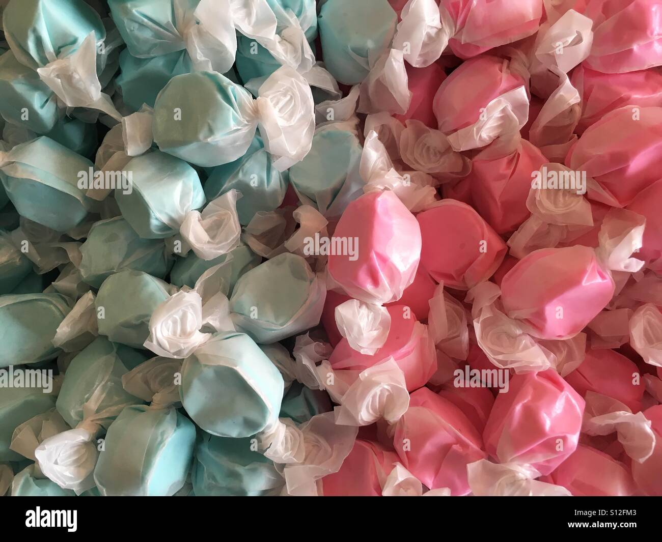 Salt water taffy hi-res stock photography and images - Alamy