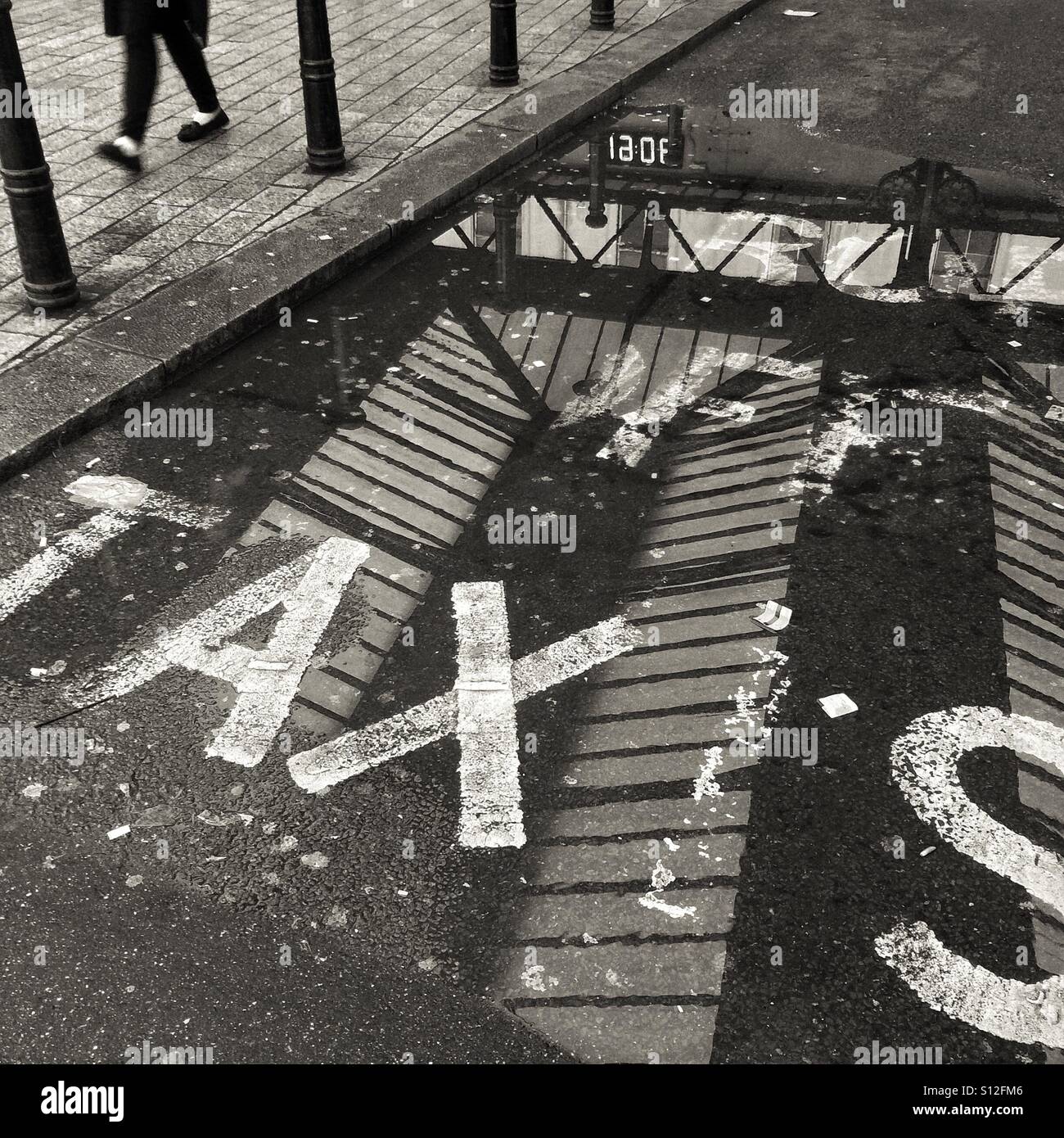 Road sign on legs hi-res stock photography and images - Alamy