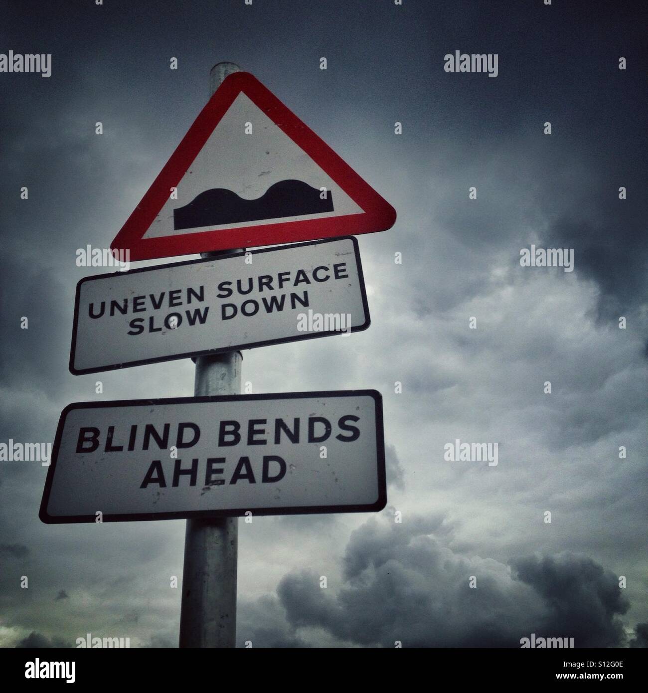 Uneven surface warning sign hi-res stock photography and images - Alamy