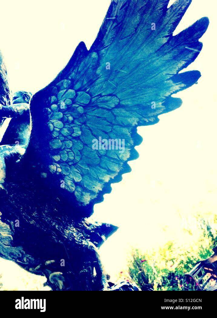 Spirit of flight statue hi-res stock photography and images - Alamy