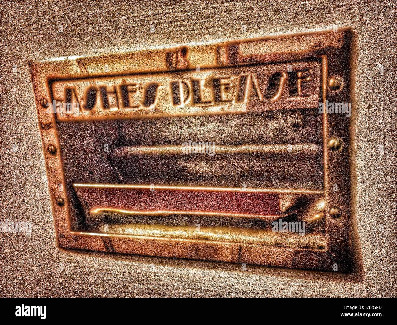 Ash tray hi-res stock photography and images - Alamy