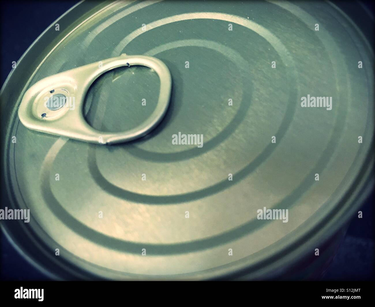 Pull shapes hi-res stock photography and images - Alamy