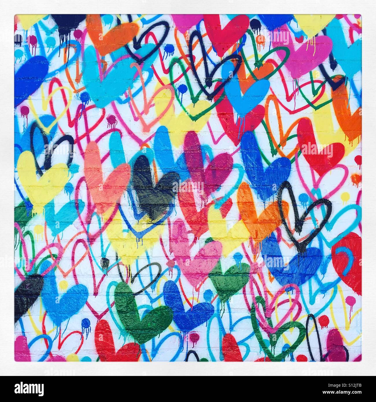 Graffiti corazones hi-res stock photography and images - Alamy