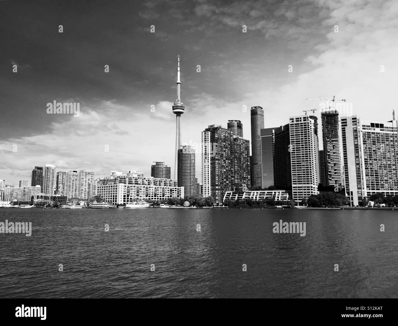 Toronto city skyline black white hi-res stock photography and images ...