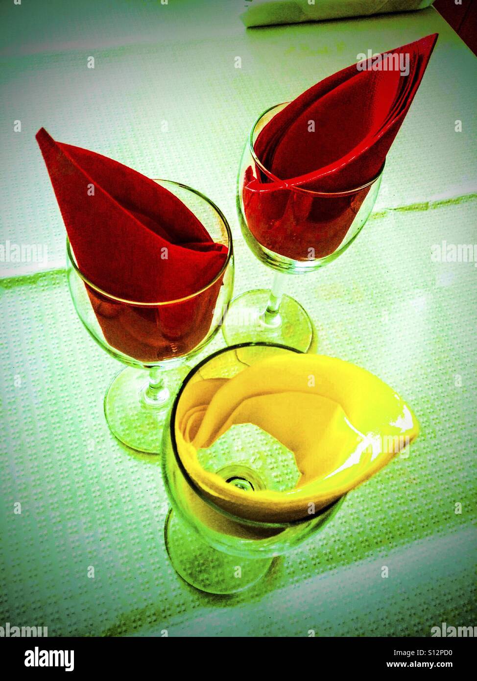 Restaurant serviette hi-res stock photography and images - Alamy