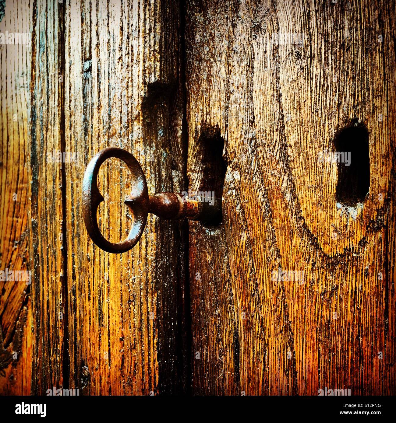 Rust and wood hi-res stock photography and images - Alamy