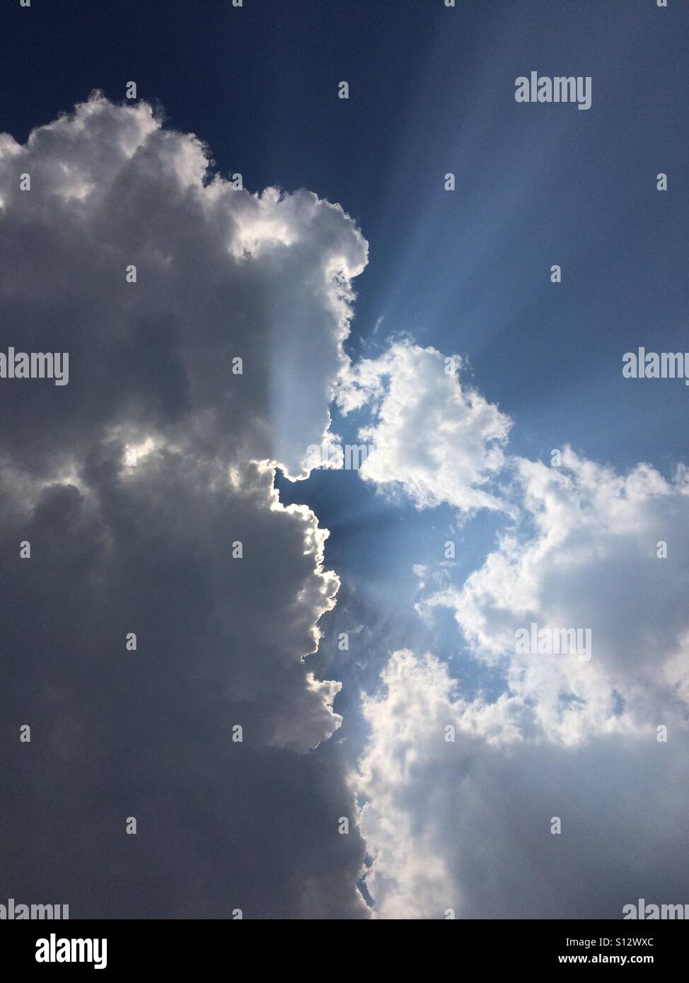 Amazing sun hi-res stock photography and images - Alamy