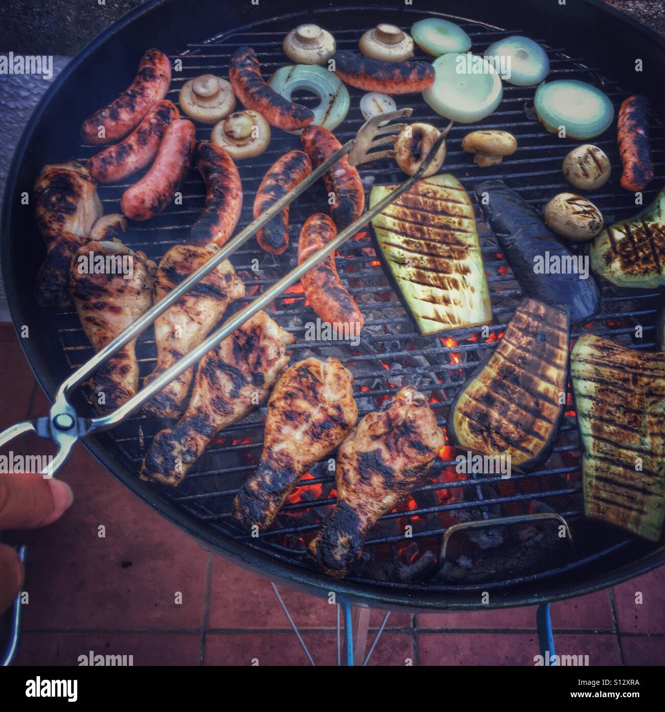 Hand and food pov hi-res stock photography and images - Alamy