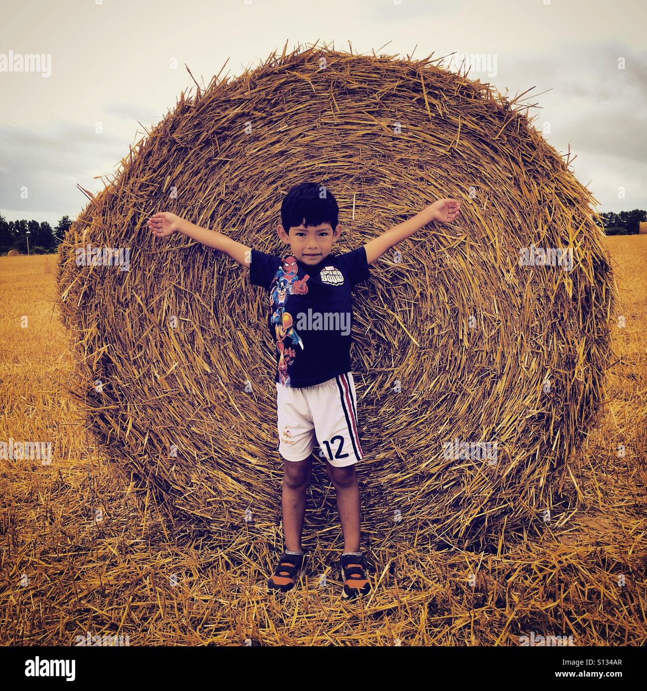 Round boy hi-res stock photography and images - Alamy