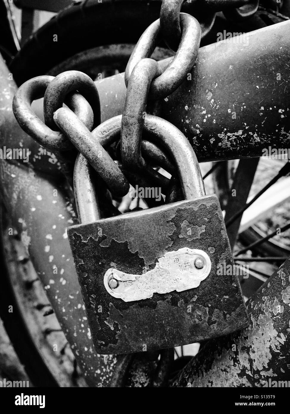 Old iron lock Stock Photo - Alamy