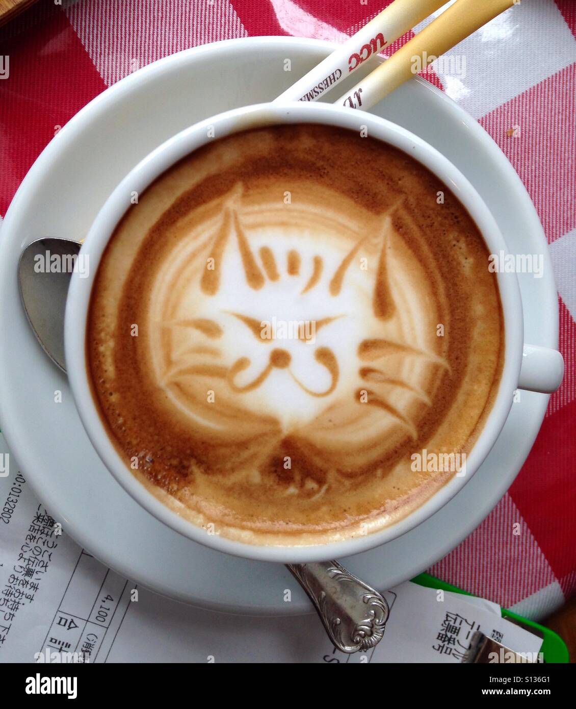 Latte cat art hi-res stock photography and images - Alamy