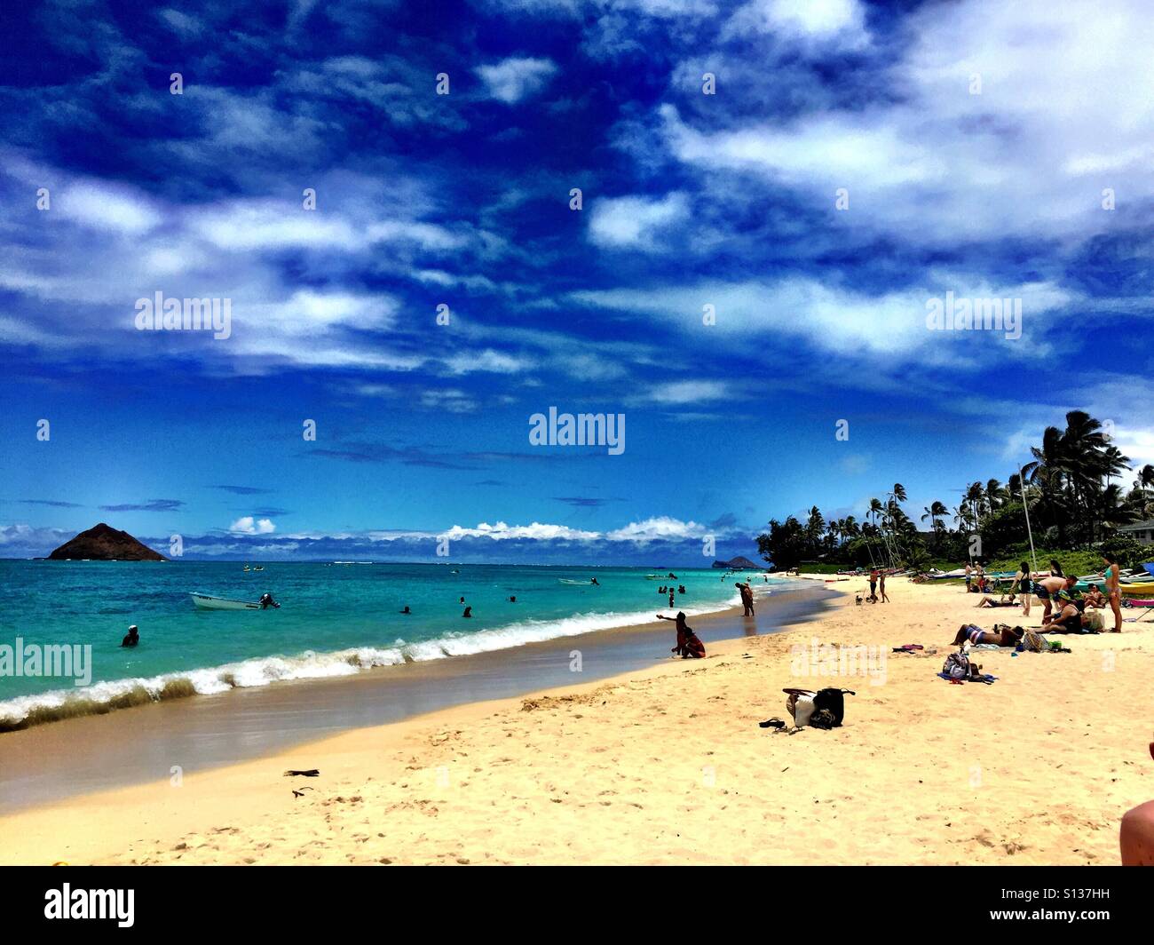 Hawaii kailua beach oahu ocean sand hi-res stock photography and images ...