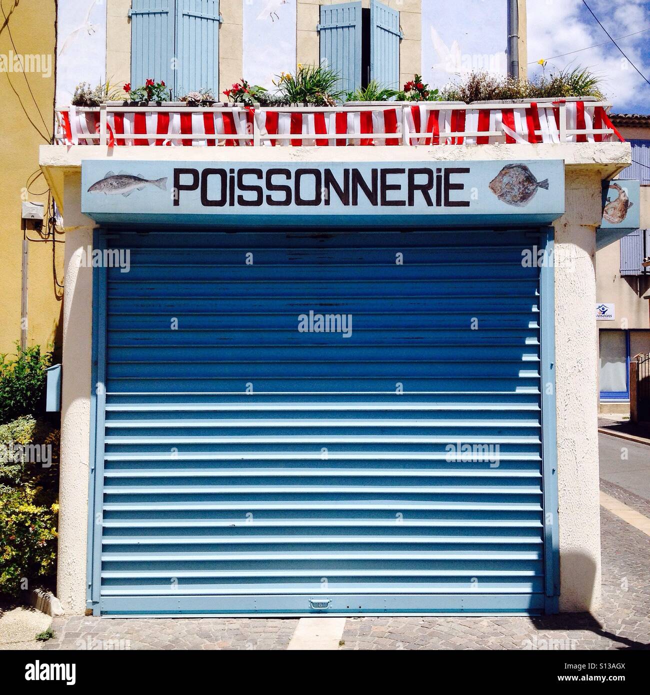 Poisson poissonnerie poissonnerie hi-res stock photography and images ...