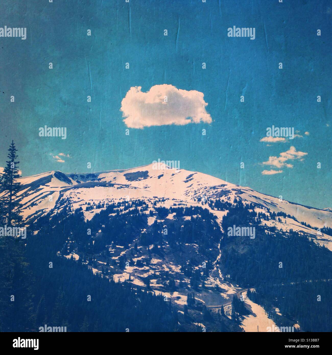 Cloud on top hi-res stock photography and images - Alamy