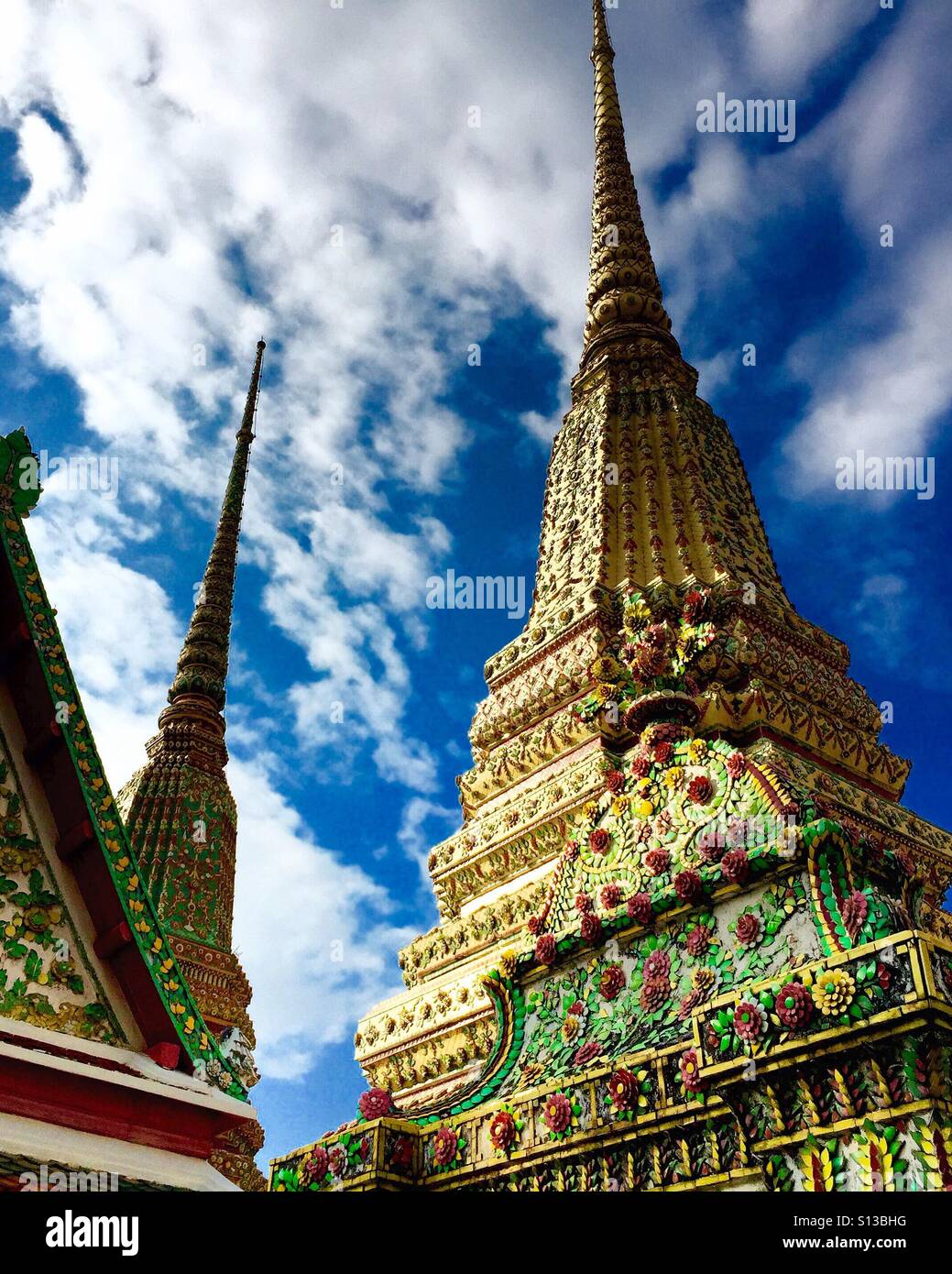 Blue cloud temple hi-res stock photography and images - Alamy