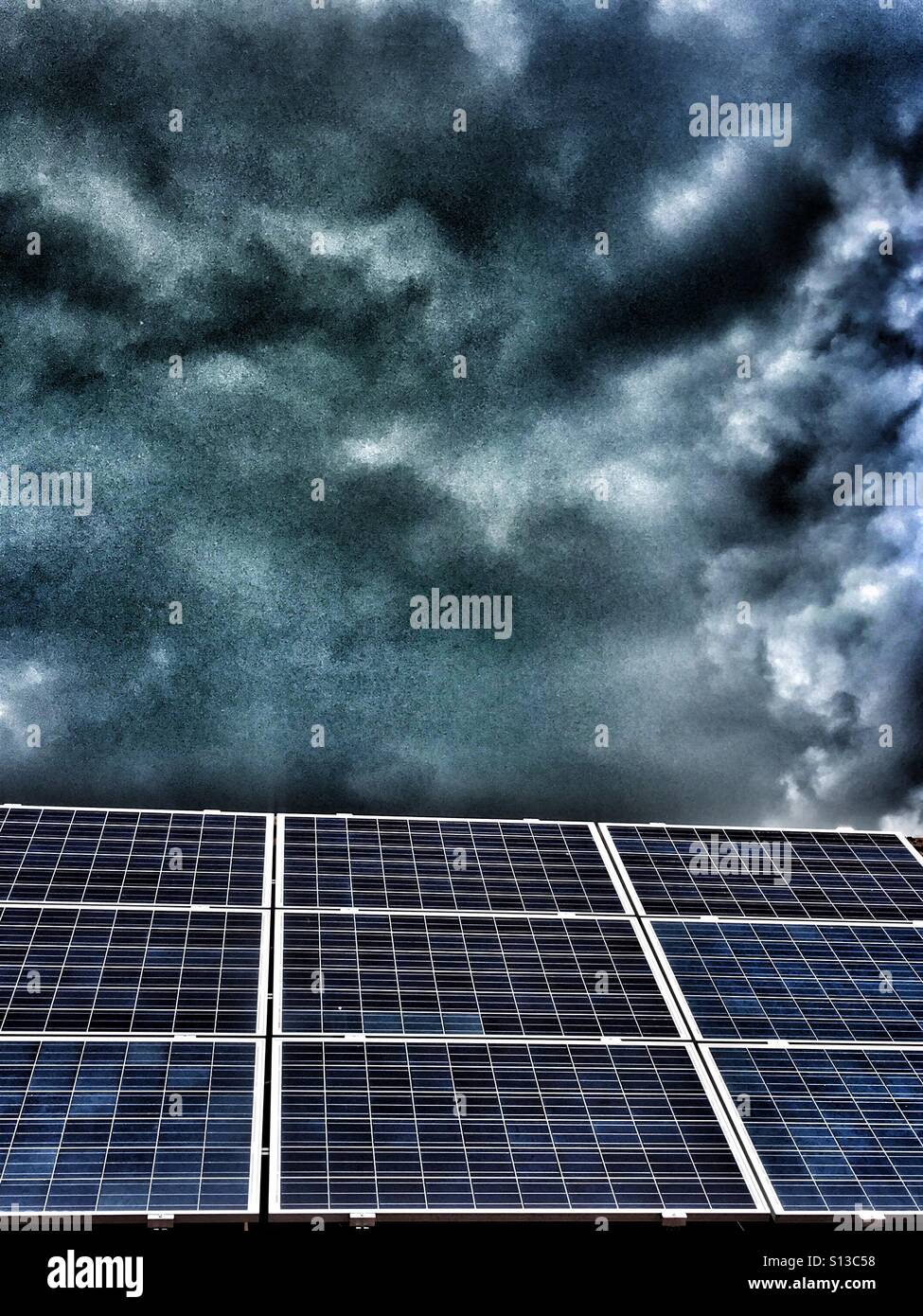 Dark solar panels hi-res stock photography and images - Alamy