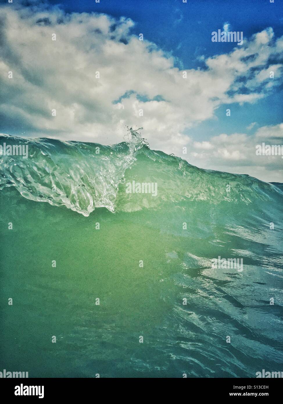 Tropical wave hi-res stock photography and images - Alamy