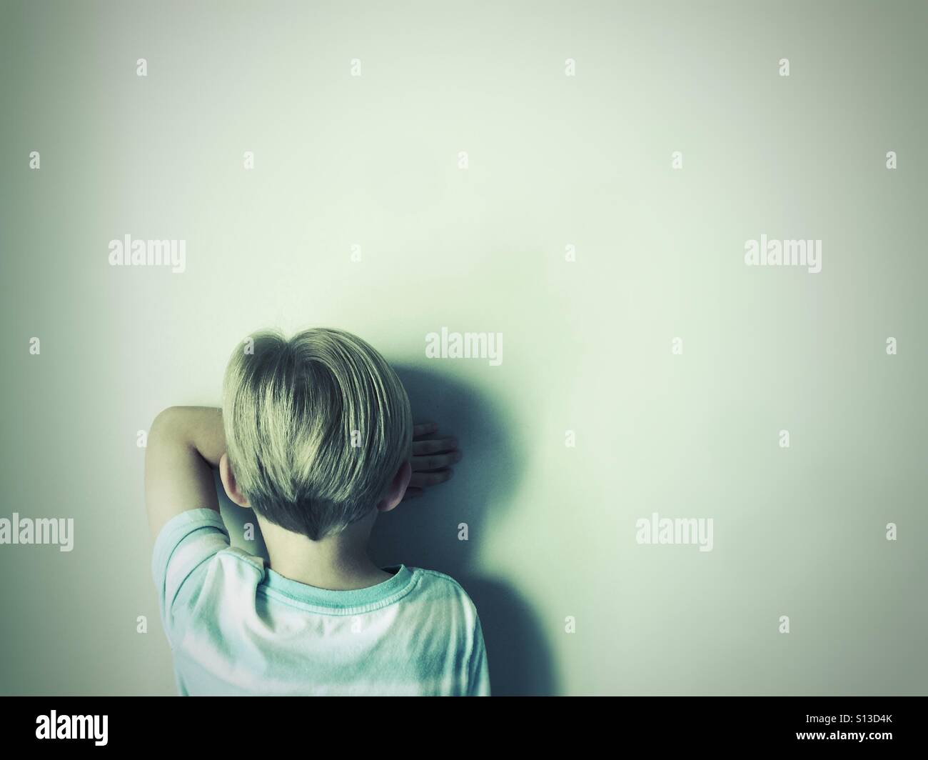 Face wall hi-res stock photography and images - Alamy