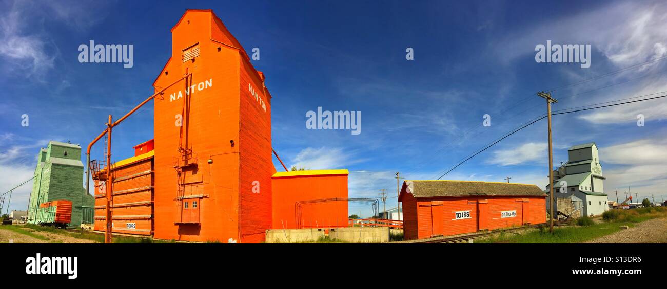 Grain storage facilities hi-res stock photography and images - Alamy