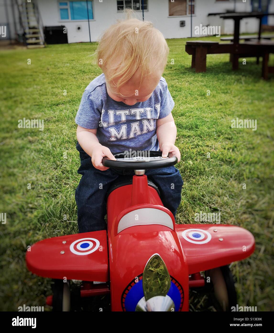 Pilot wings hi-res stock photography and images - Alamy