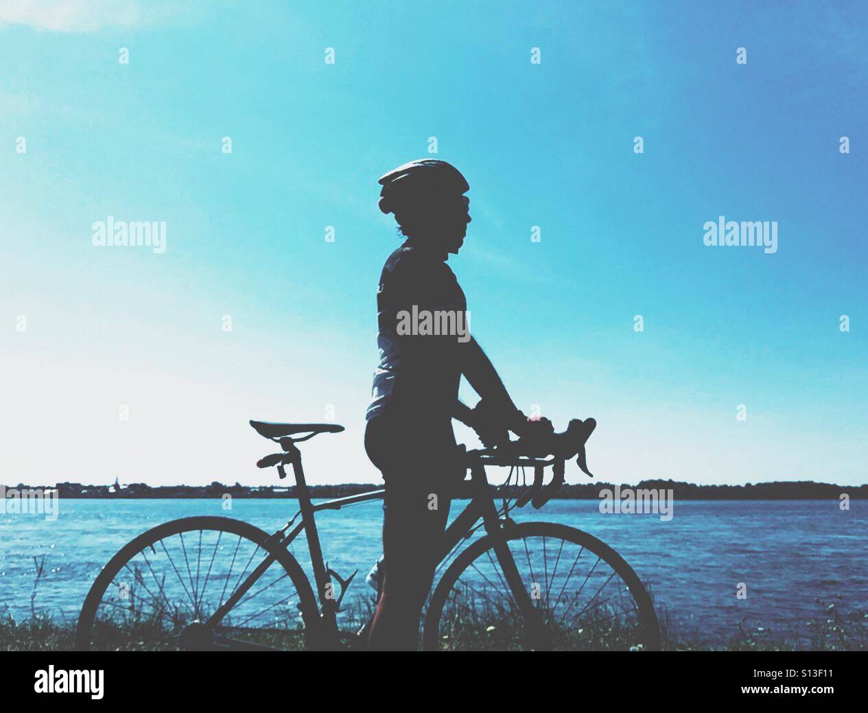 Silhouette of bike hi-res stock photography and images - Alamy