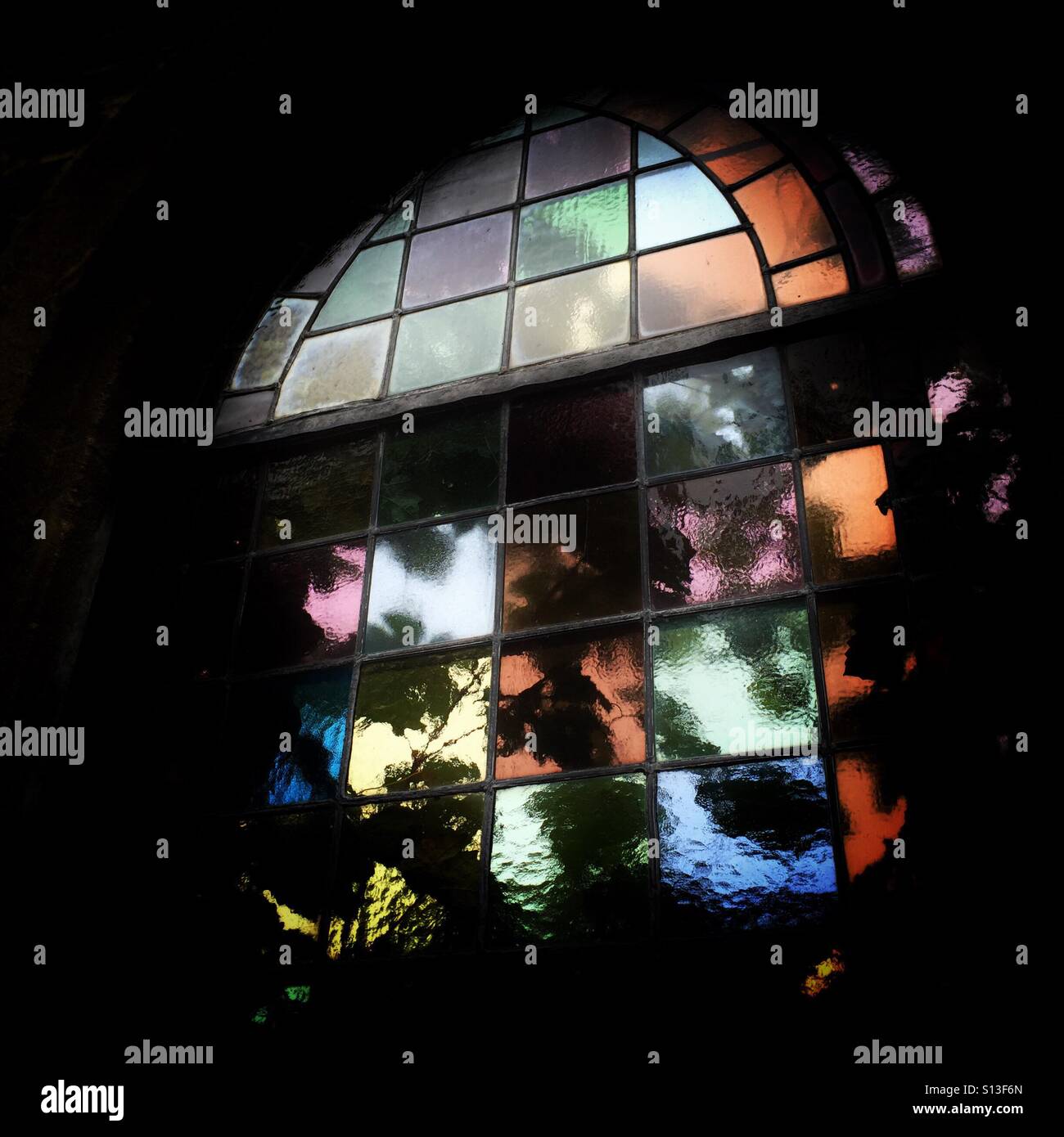 Lead light glass window hi-res stock photography and images - Alamy