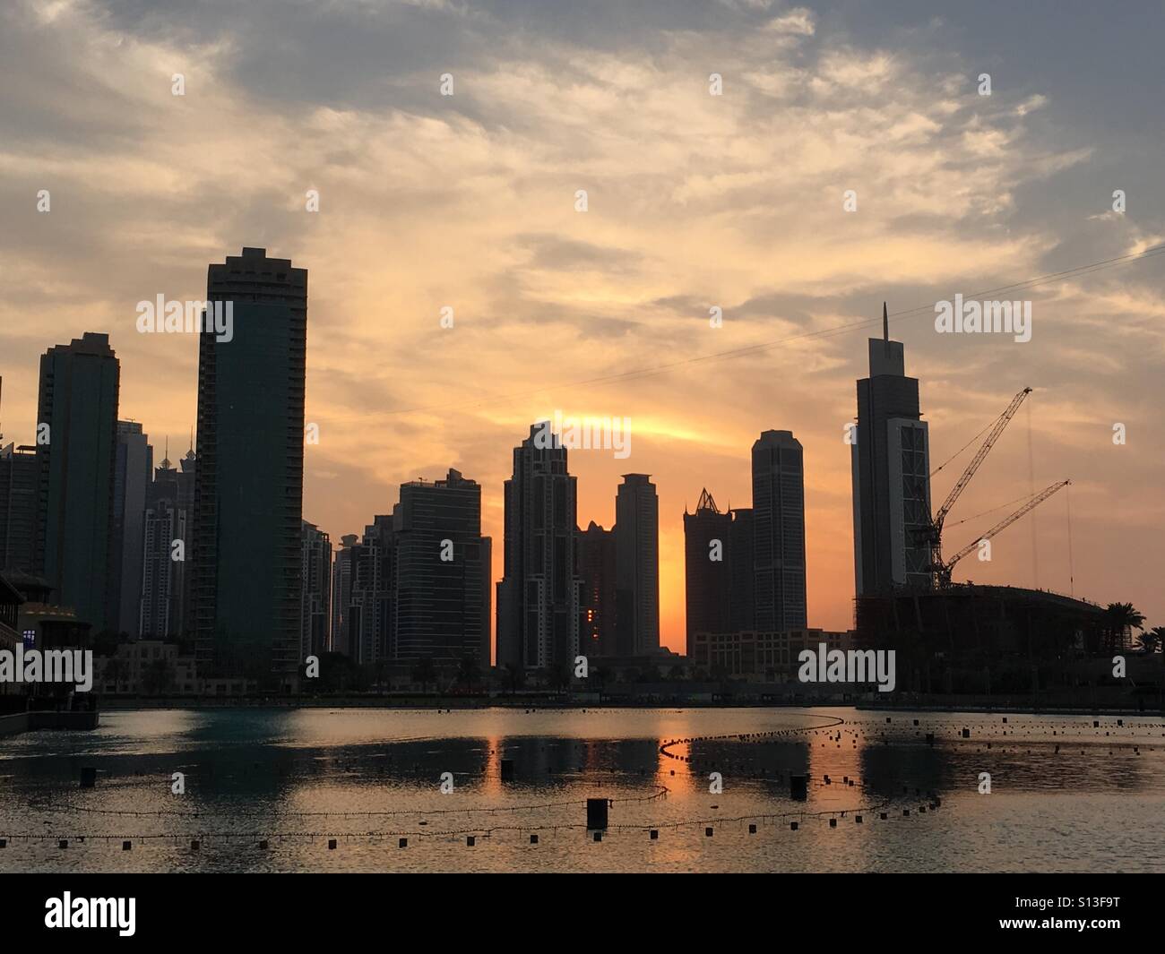Dubai sunset mall hi-res stock photography and images - Alamy