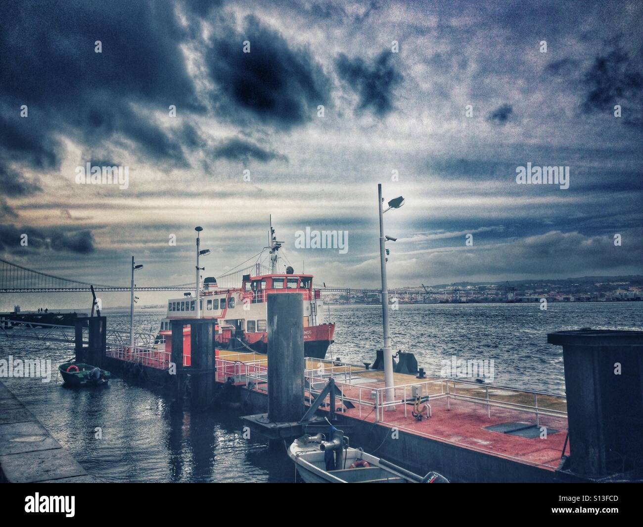 Cacilhas Lisbon Stock Photos & Cacilhas Lisbon Stock Images - Alamy