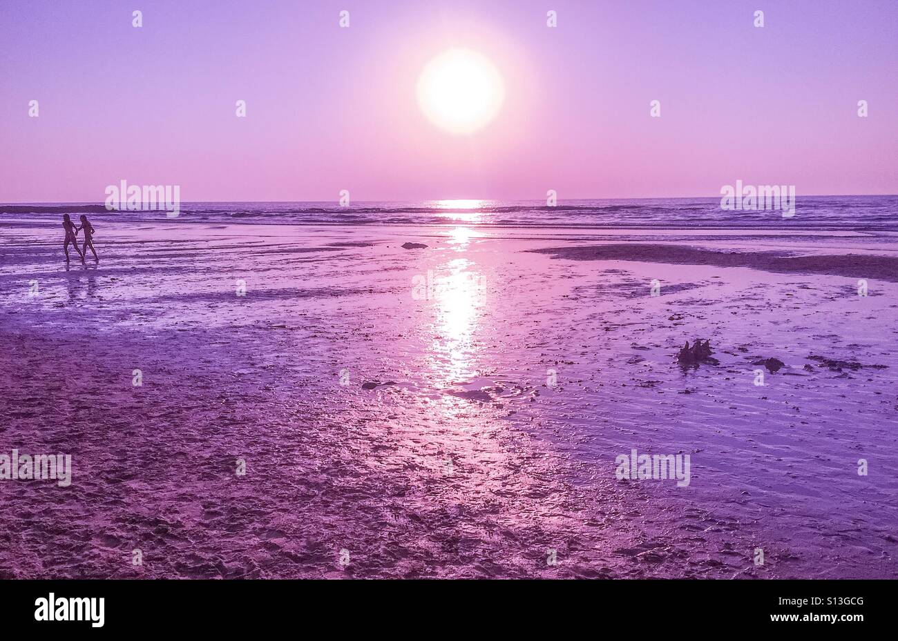 Pink Sunset Beach Waves High Resolution Stock Photography and Images ...