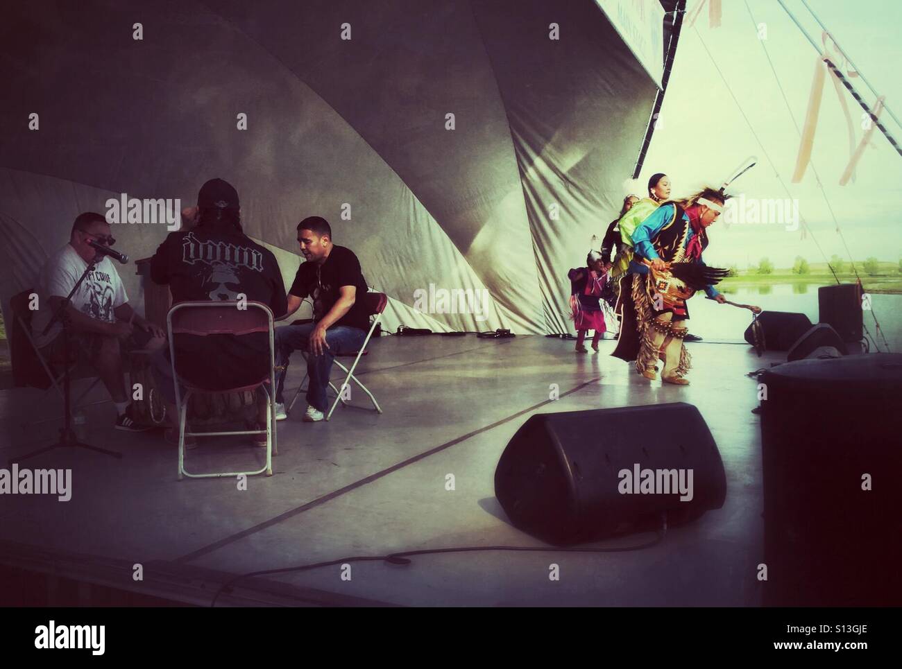 Aboriginal native drum hi-res stock photography and images - Alamy