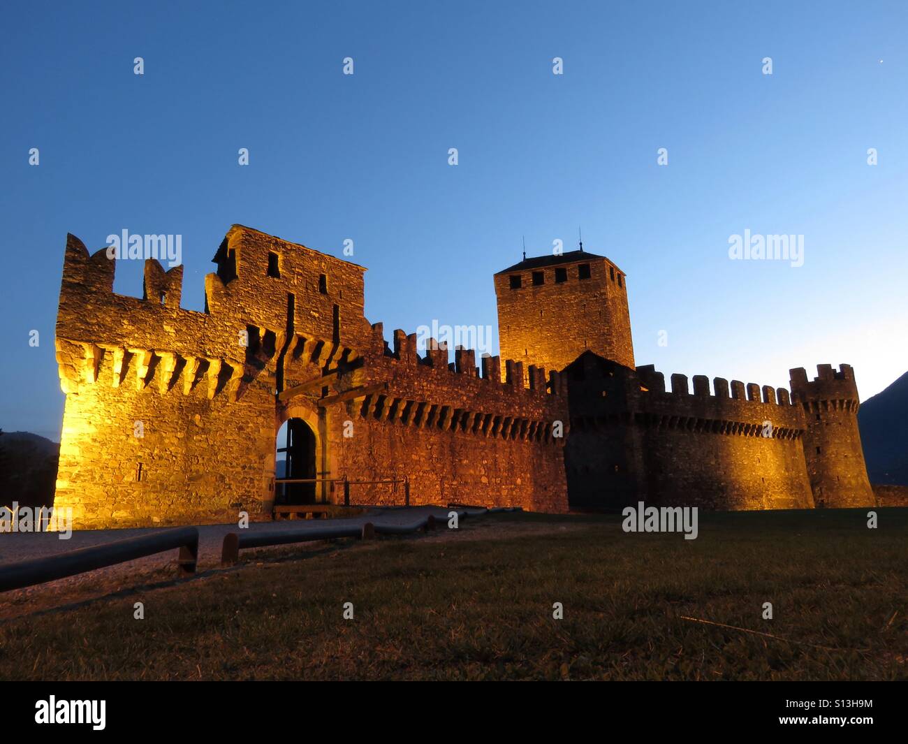 The castle of montebello hi-res stock photography and images - Alamy