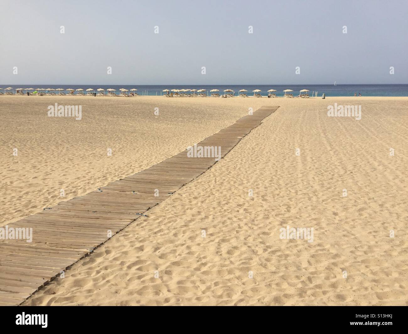Beach pathways hi-res stock photography and images - Alamy