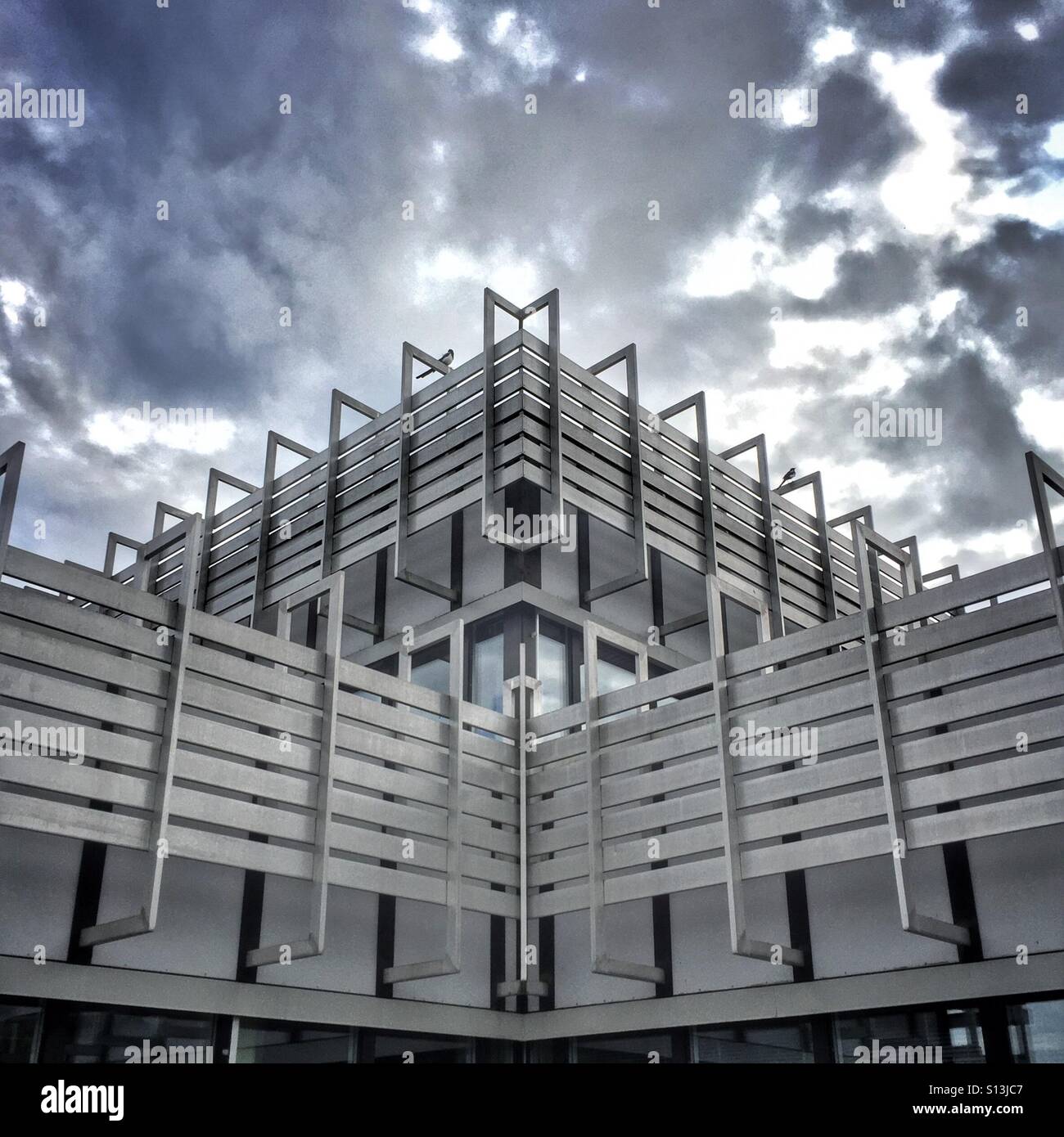 Architecture bird hi-res stock photography and images - Alamy