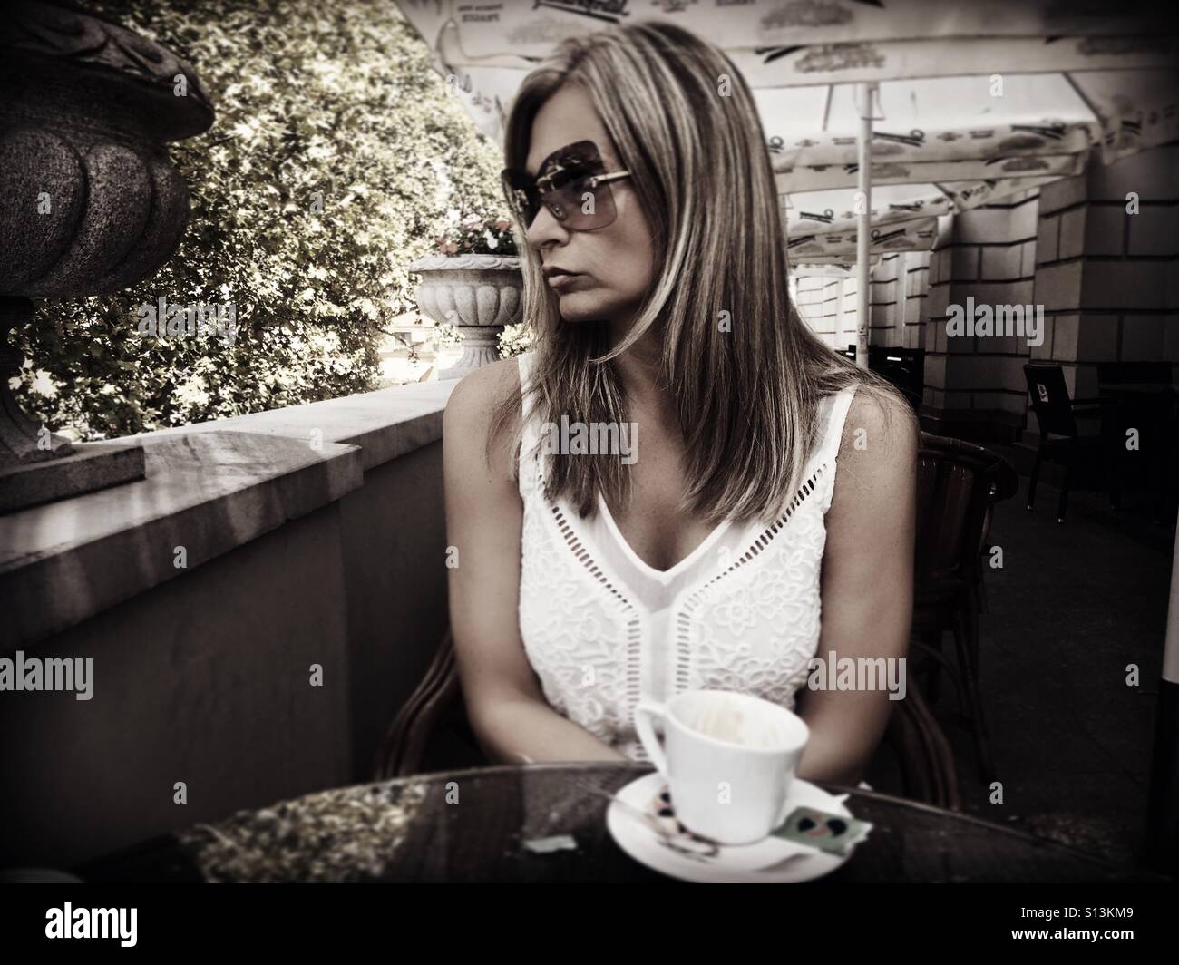 Solitude women hi-res stock photography and images - Alamy