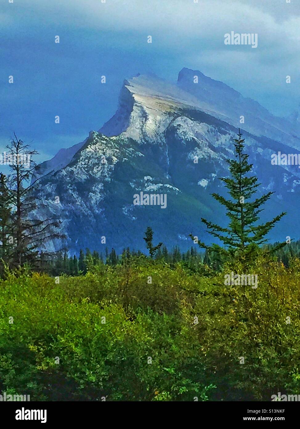 Mt rundle hi-res stock photography and images - Alamy