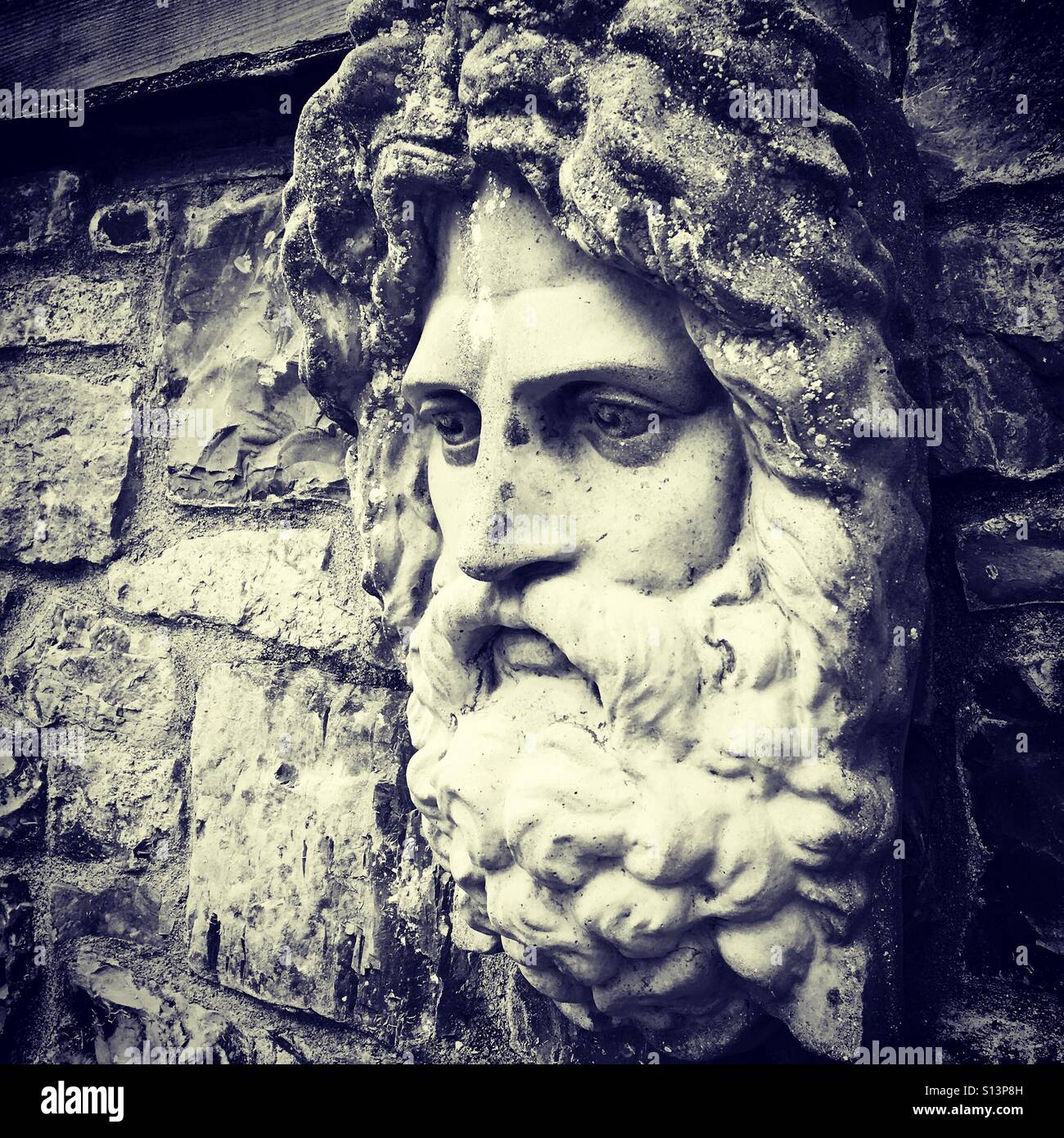 Face the wall hi-res stock photography and images - Alamy