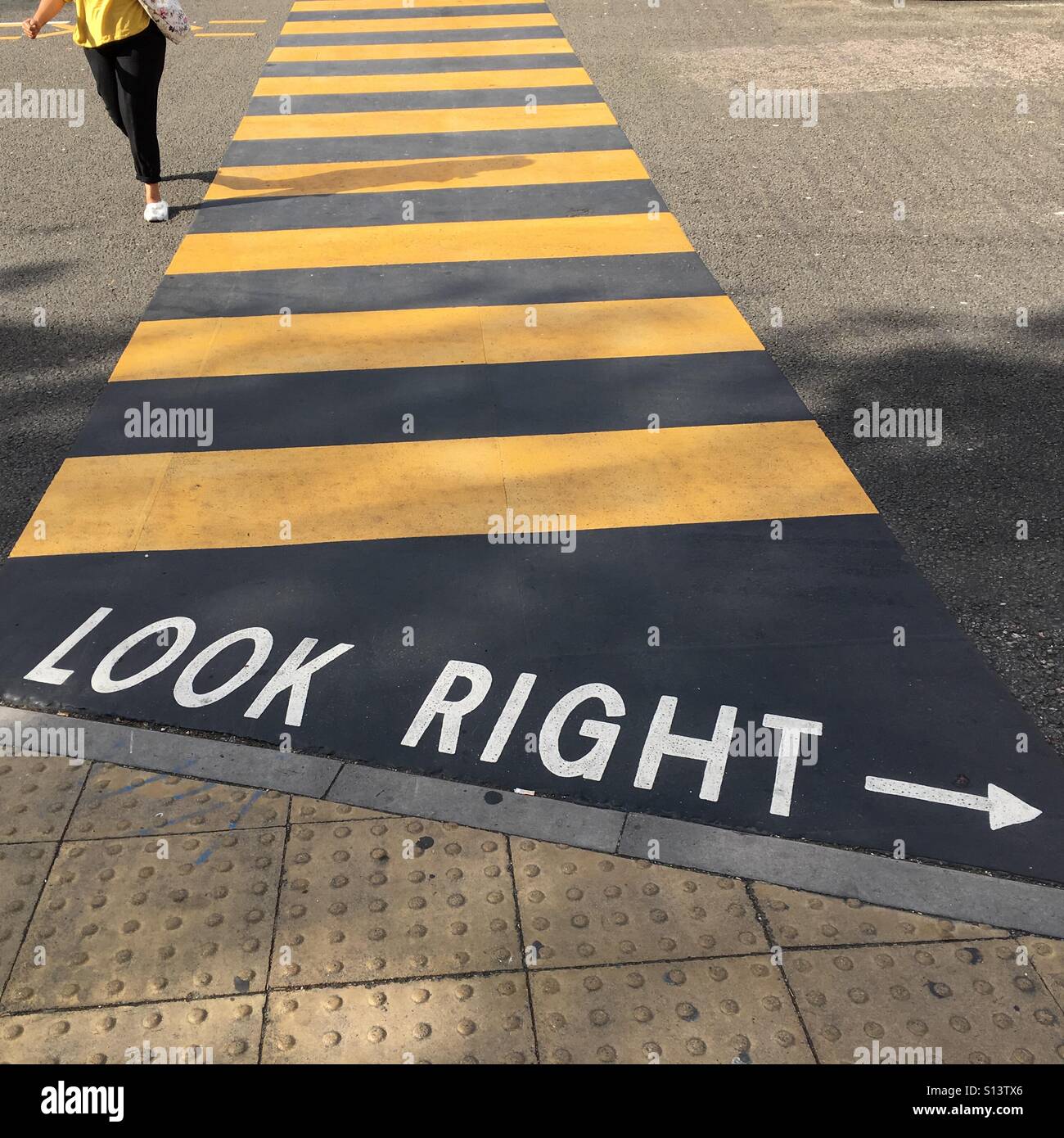 Signage look hi-res stock photography and images - Alamy