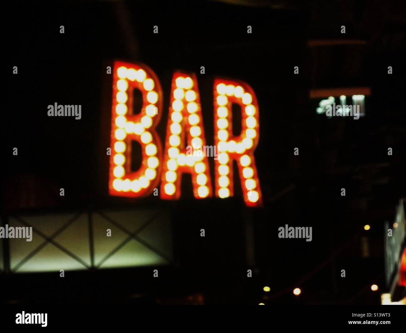 Pubs sign letters hi-res stock photography and images - Alamy