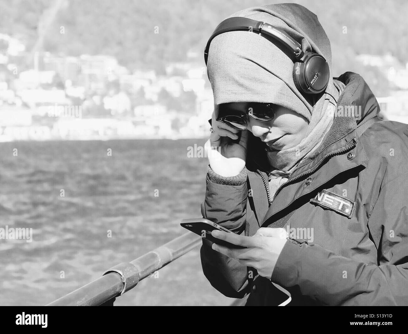 Listen carefully hi-res stock photography and images - Alamy