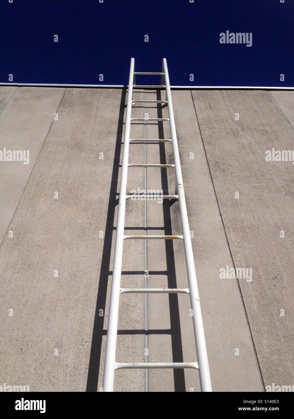 Climbing ladders hi-res stock photography and images - Alamy