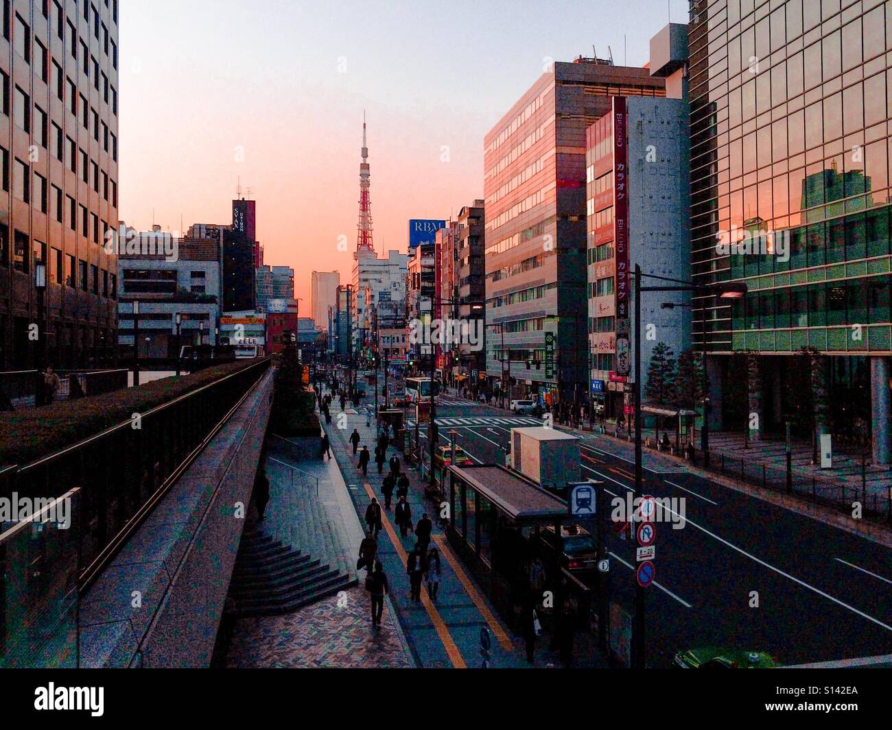 Tokyo sunset hi-res stock photography and images - Alamy