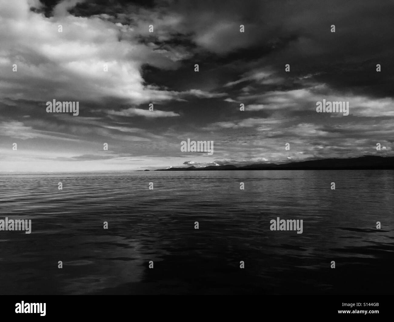 Where sky meets ocean, there is no line Stock Photo - Alamy