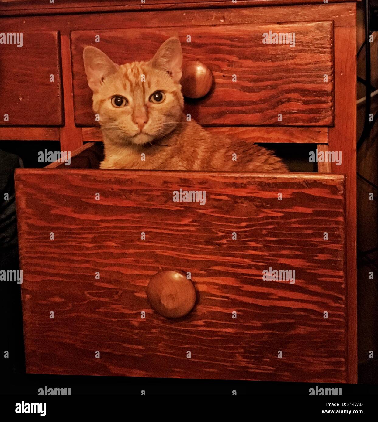 Empty drawer hi-res stock photography and images - Alamy