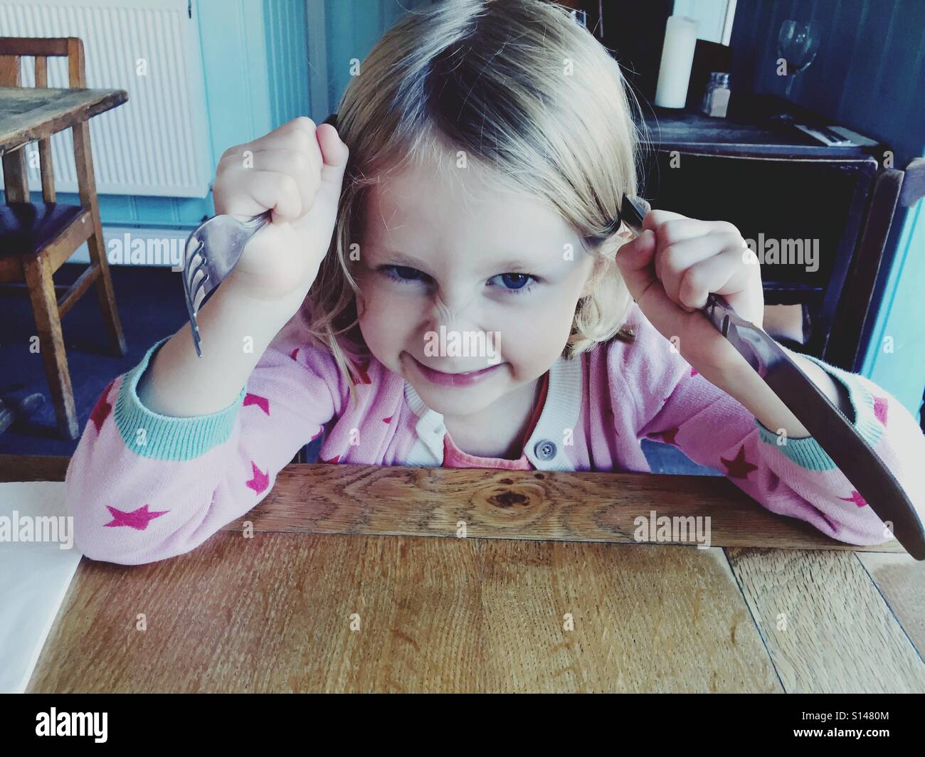 Hungry girl hi-res stock photography and images - Alamy