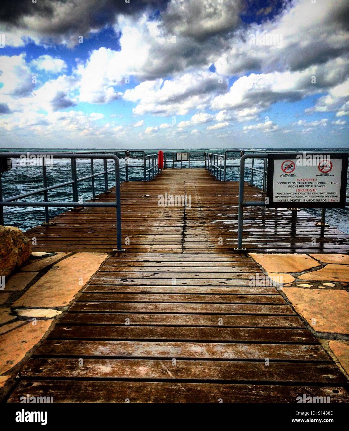 Bridge on the sea hi-res stock photography and images - Alamy