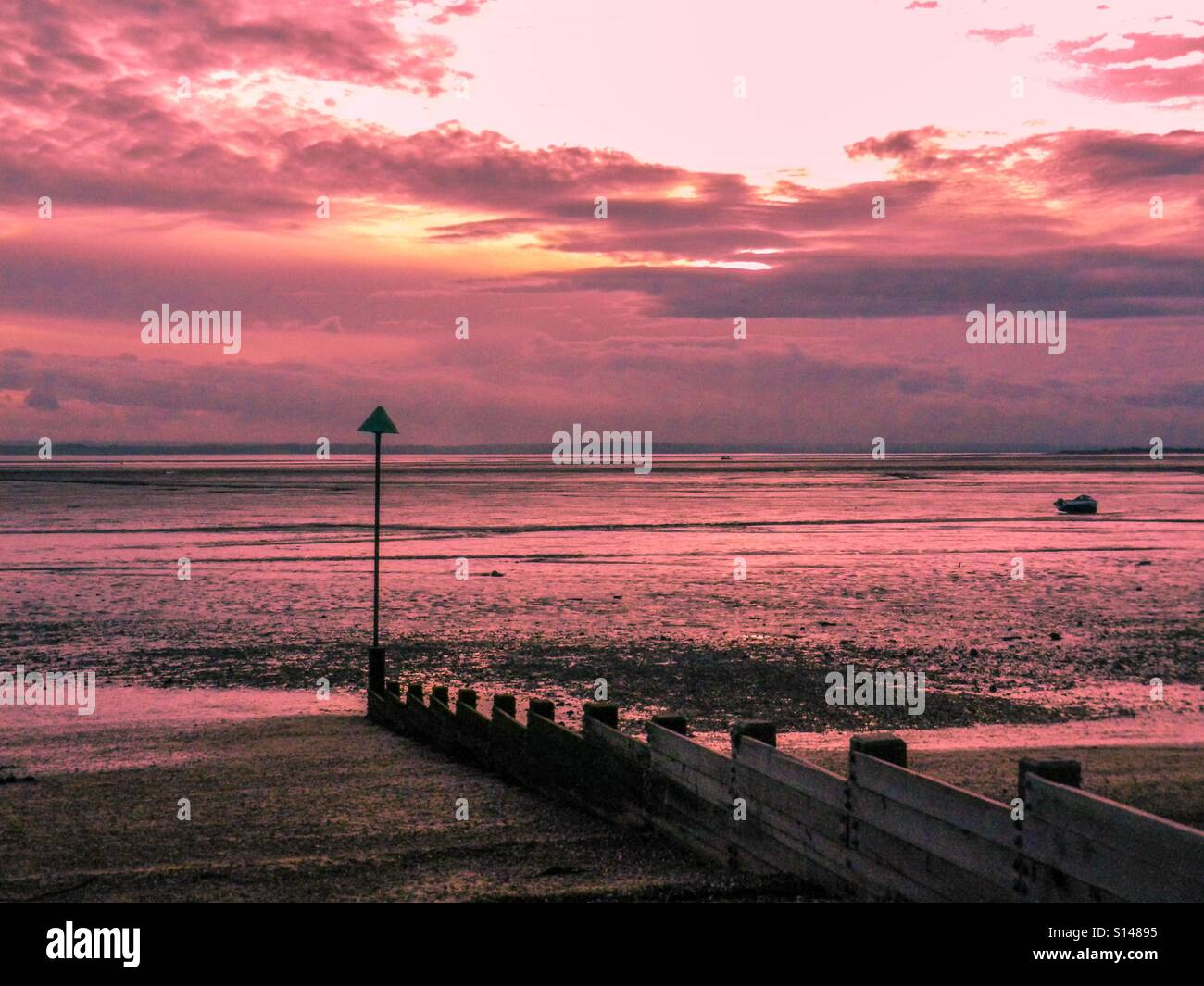 Leigh on sea beach hi-res stock photography and images - Alamy