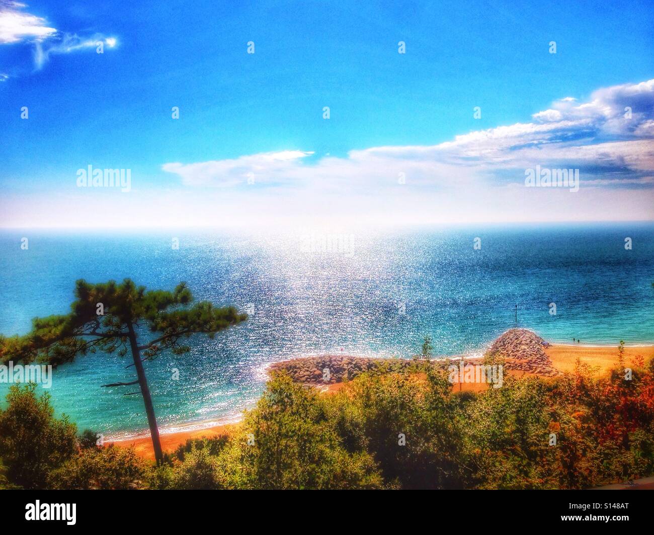 Folkestone beach hi-res stock photography and images - Alamy