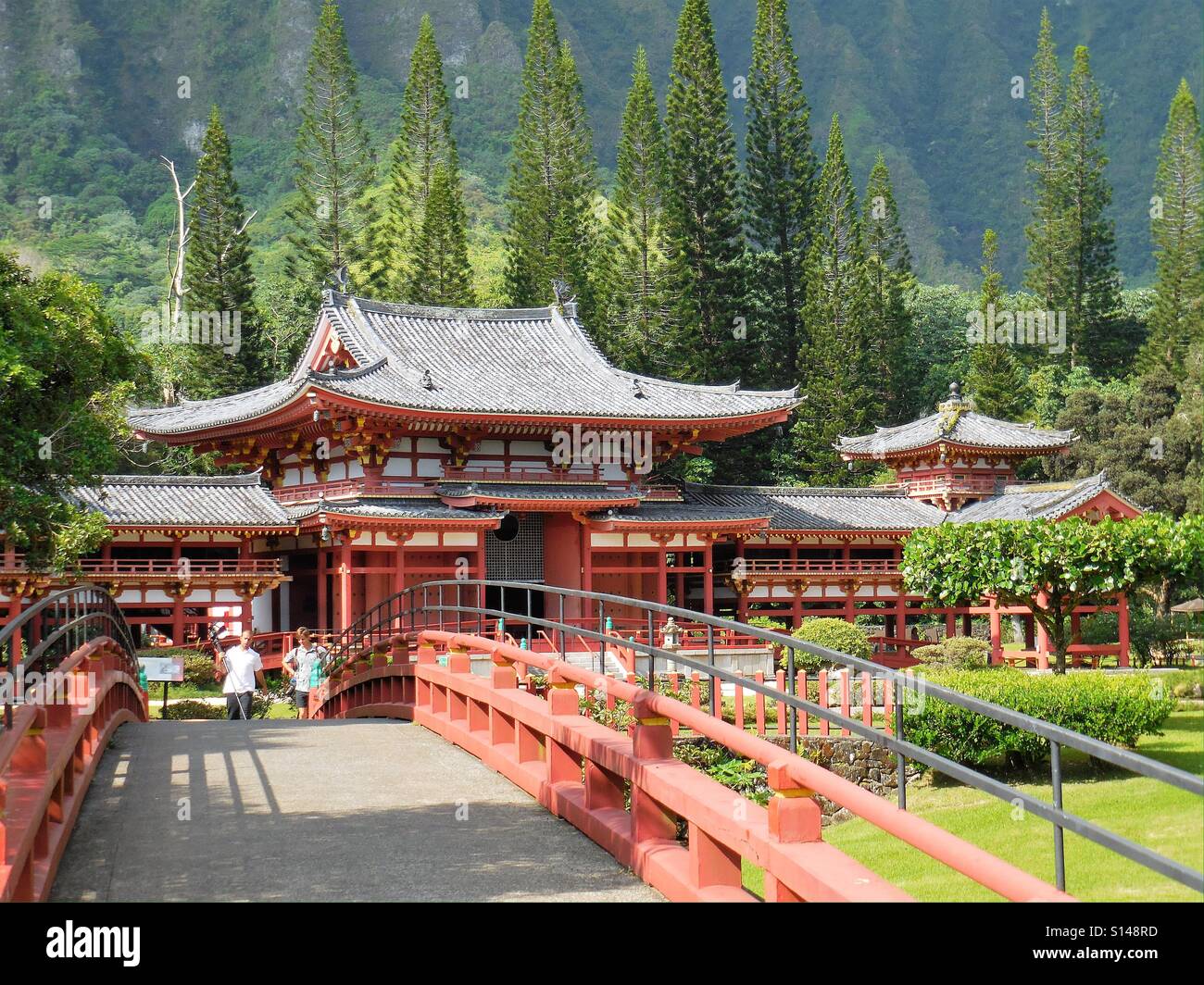 Byodo in temple hi-res stock photography and images - Alamy