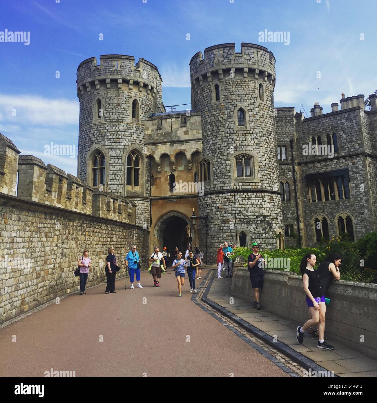 Summertime, tourists flock to Windsor Castle for a Royal sightsee ...